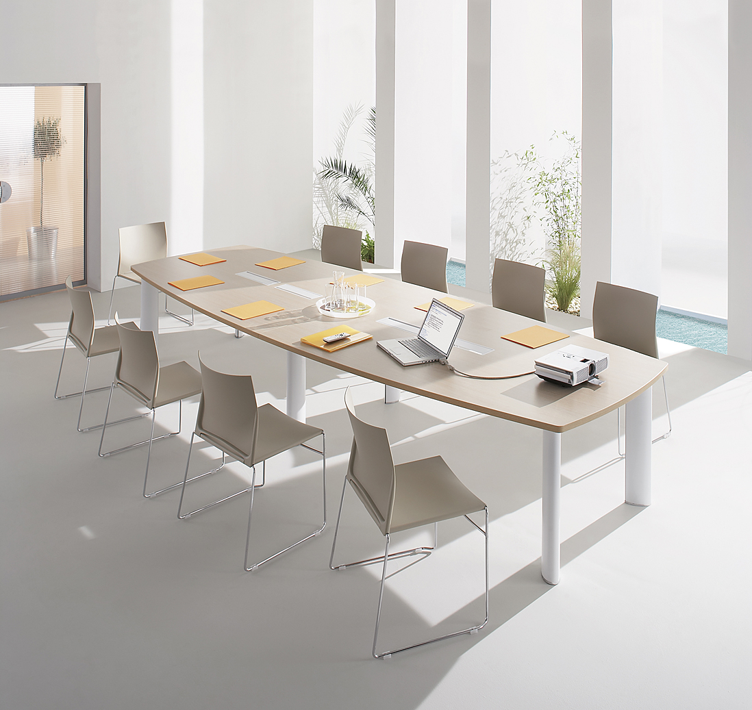 Composition de tables facilement modulables Ubia mobilier bureau